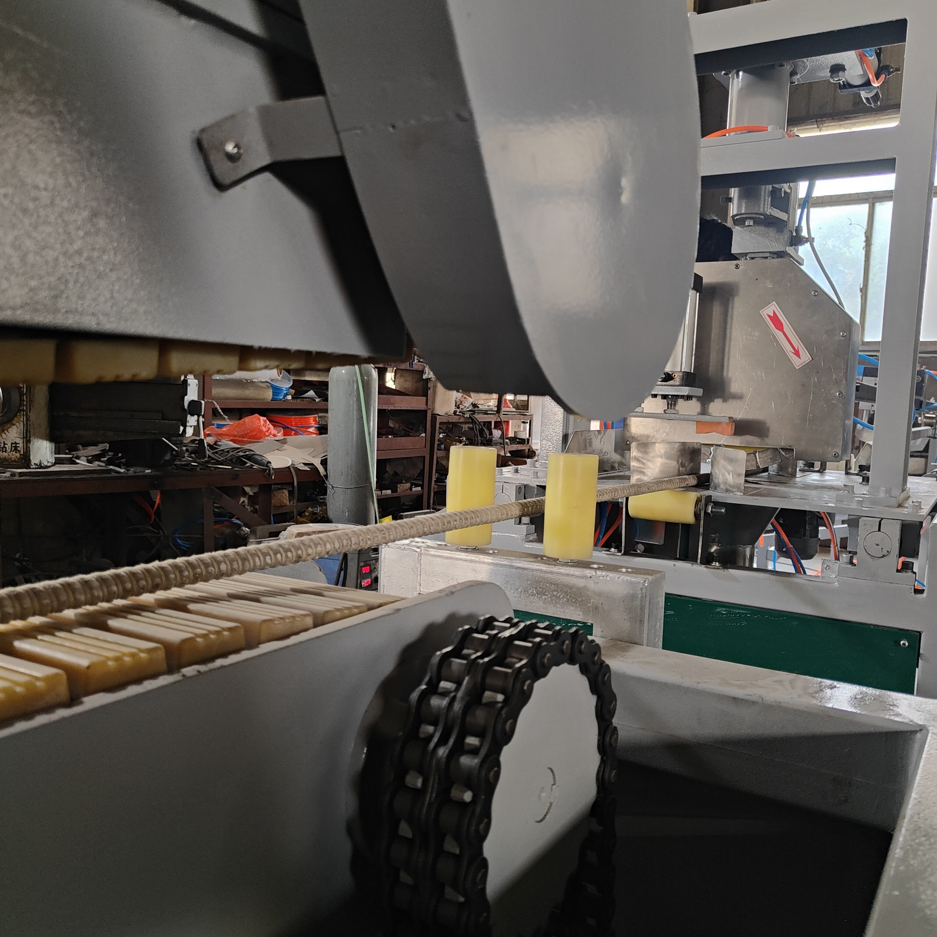 GFRP Rebar Pultrusion Line Rubber Haul off Machine | Automatic Cutter